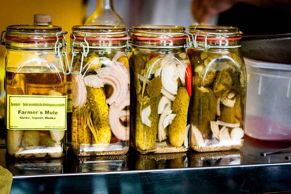 Die Zyankali Bar - Zu Gast im berühmtesten Labor der Hauptstadt - glas ...