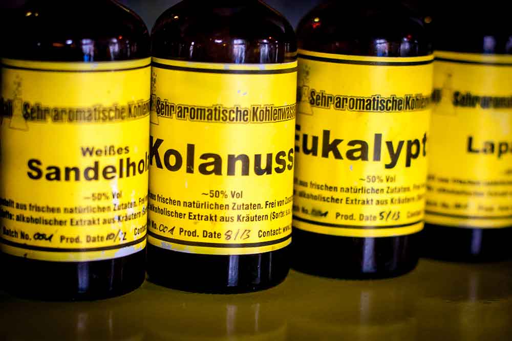 Die Zyankali Bar - Zu Gast im berühmtesten Labor der Hauptstadt - glas ...